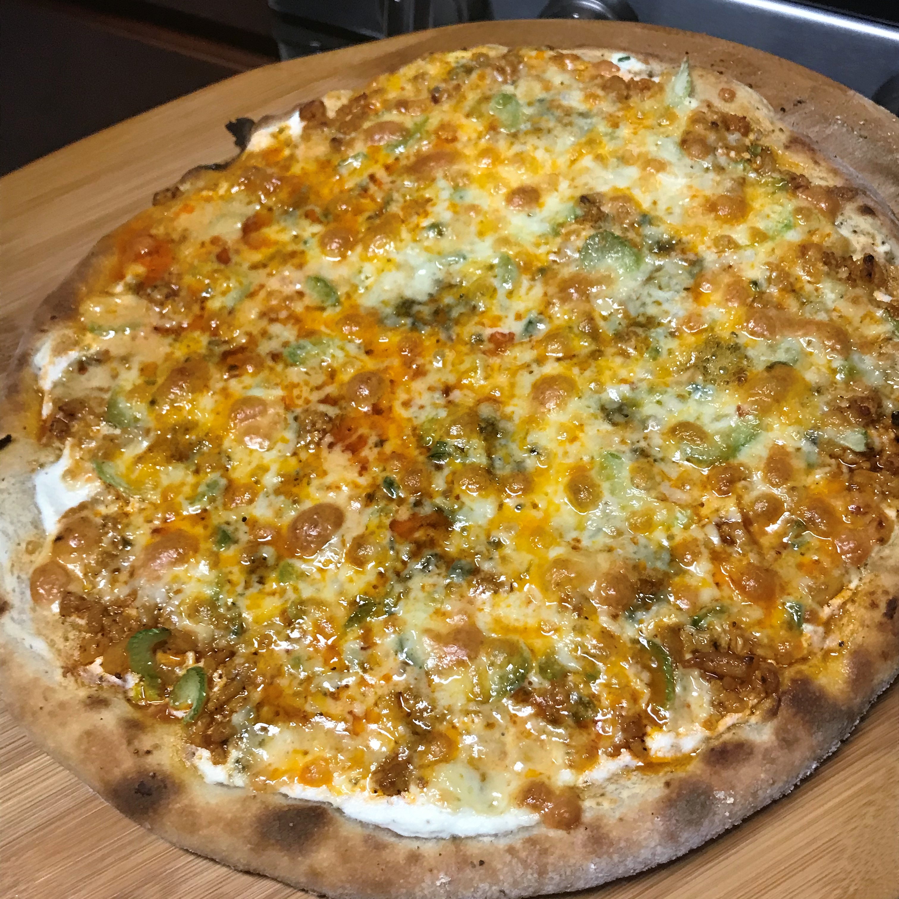 Buffalo Chicken Pizza | Comfort du Jour