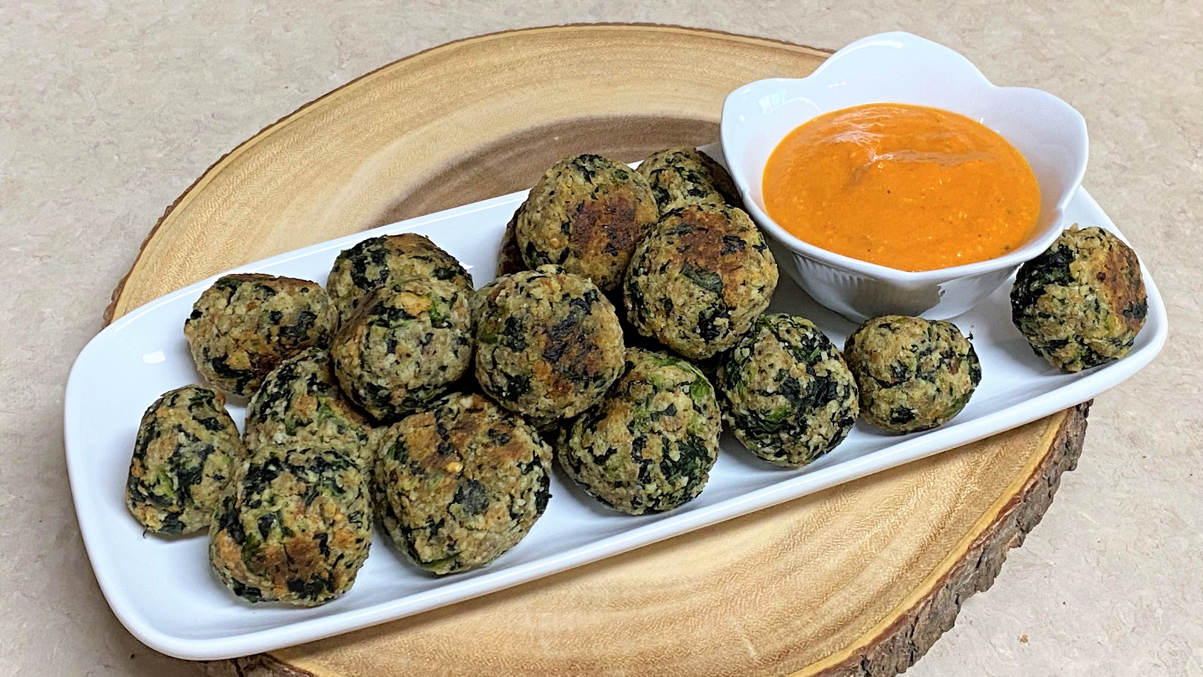 Spinach Balls with Roasted Red Pepper Sauce | Comfort du Jour