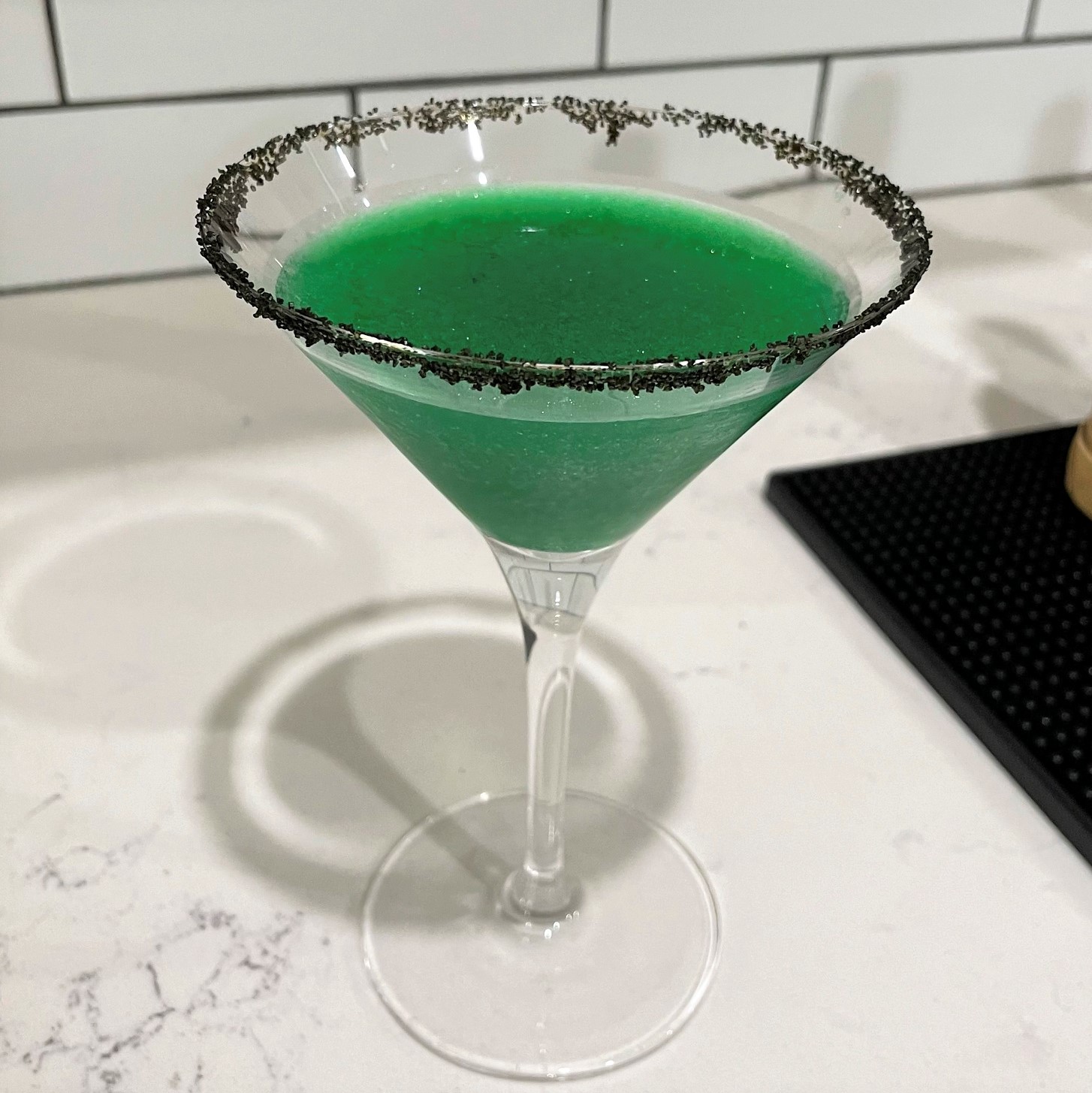 Oz-mopolitan – a “wicked” fun cocktail for Halloween! | Comfort du Jour